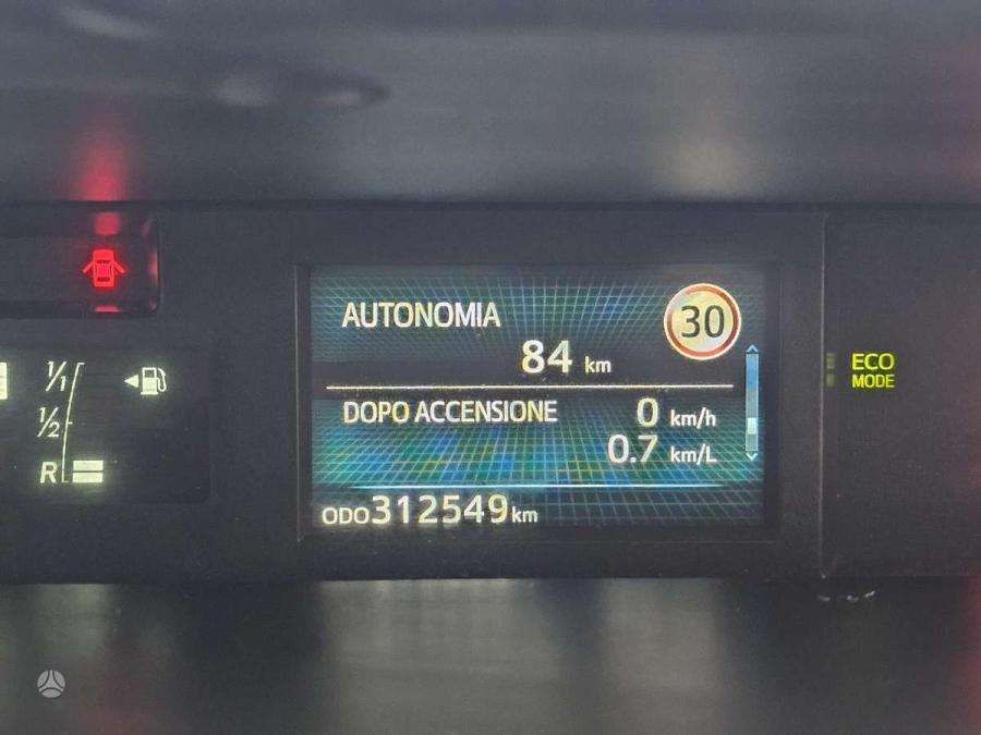 Balts Toyota Prius 2019 Viļņa, ar dzinēja tilpumu 1.80 L un nobraukumu 313 tūkst. km par 10700 €, foto 9 vietnē AUTOMOTO.COM.LV