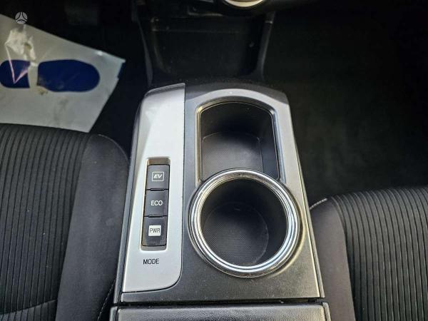 Balts Toyota Prius 2019 Viļņa, ar dzinēja tilpumu 1.80 L un nobraukumu 313 tūkst. km par 10700 €, foto 10 vietnē AUTOMOTO.COM.LV