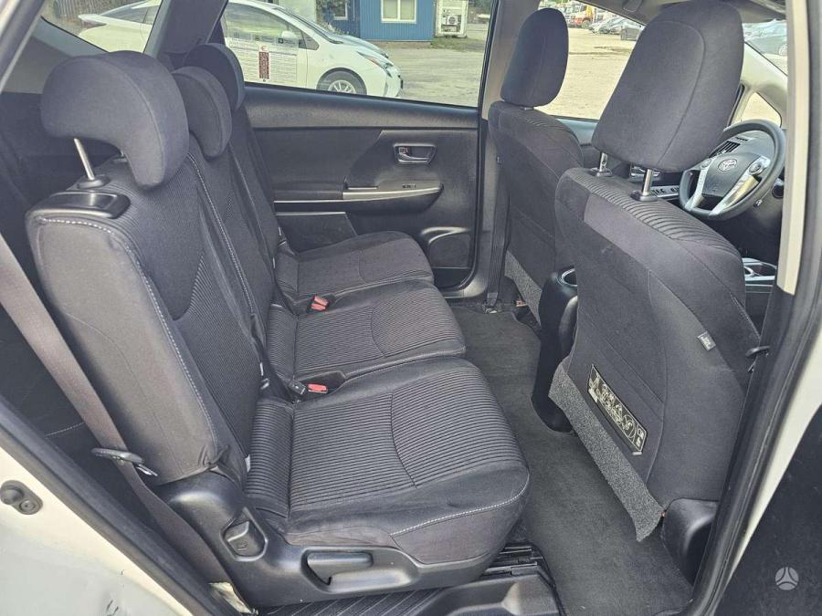 Balts Toyota Prius 2019 Viļņa, ar dzinēja tilpumu 1.80 L un nobraukumu 313 tūkst. km par 10700 €, foto 21 vietnē AUTOMOTO.COM.LV