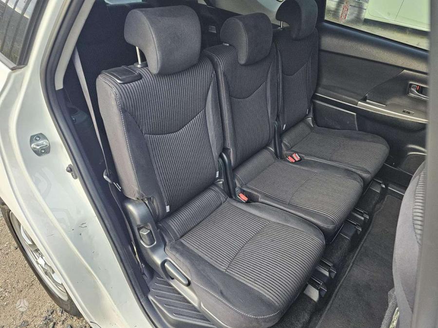 Balts Toyota Prius 2019 Viļņa, ar dzinēja tilpumu 1.80 L un nobraukumu 313 tūkst. km par 10700 €, foto 28 vietnē AUTOMOTO.COM.LV