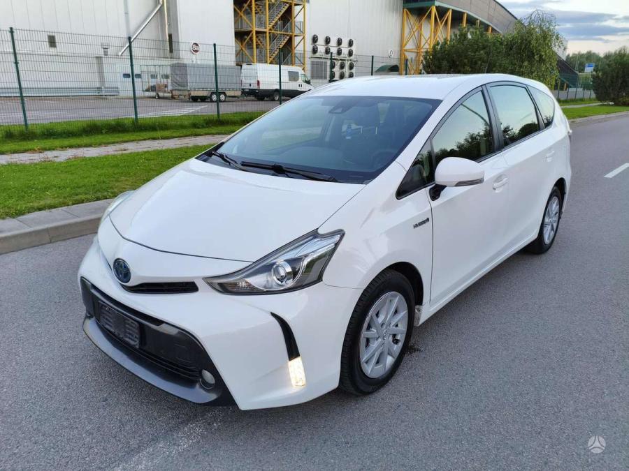 Balts Toyota Prius 2019 Viļņa, ar dzinēja tilpumu 1.80 L un nobraukumu 220 tūkst. km par 12700 €, foto 1 vietnē AUTOMOTO.COM.LV