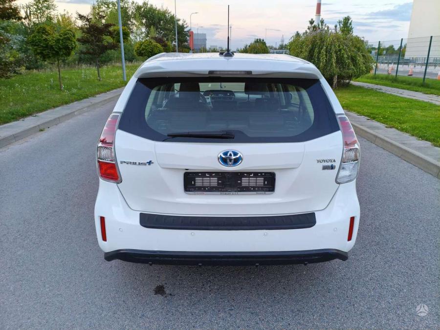 Balts Toyota Prius 2019 Viļņa, ar dzinēja tilpumu 1.80 L un nobraukumu 220 tūkst. km par 12700 €, foto 6 vietnē AUTOMOTO.COM.LV