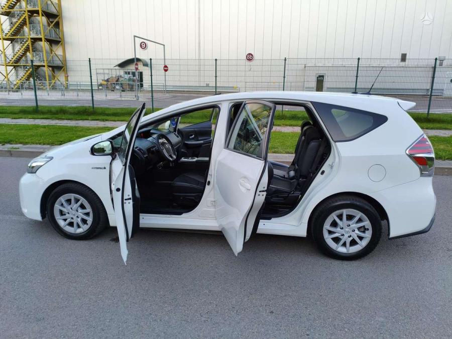 Balts Toyota Prius 2019 Viļņa, ar dzinēja tilpumu 1.80 L un nobraukumu 220 tūkst. km par 12700 €, foto 10 vietnē AUTOMOTO.COM.LV