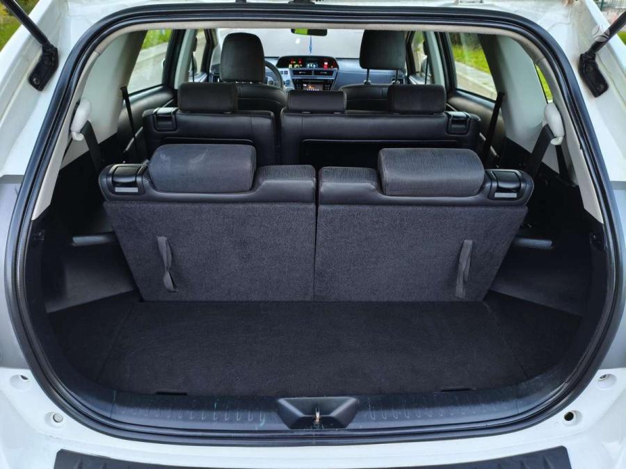 Balts Toyota Prius 2019 Viļņa, ar dzinēja tilpumu 1.80 L un nobraukumu 220 tūkst. km par 12700 €, foto 14 vietnē AUTOMOTO.COM.LV