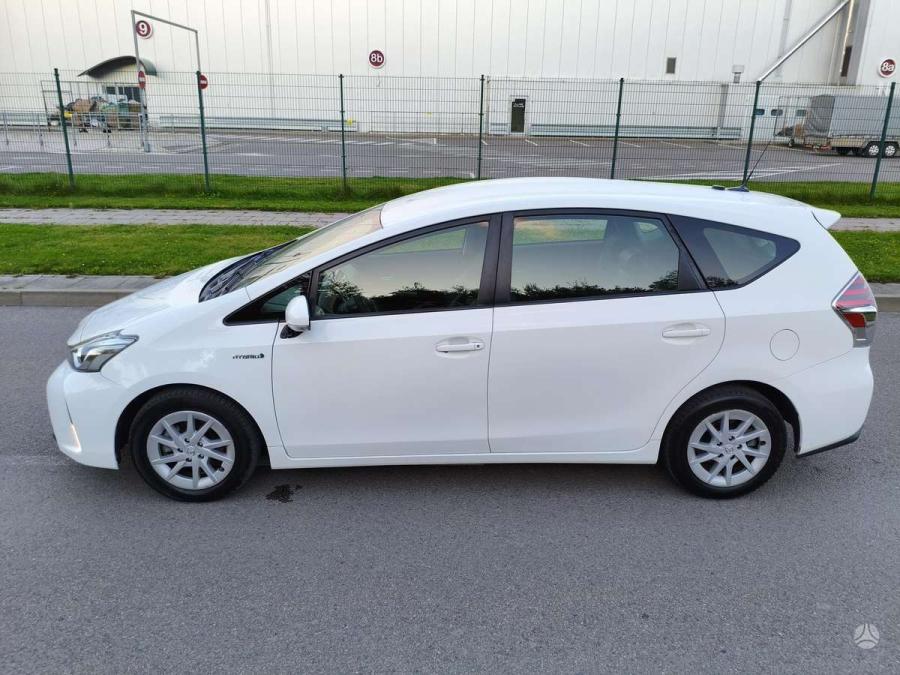Balts Toyota Prius 2019 Viļņa, ar dzinēja tilpumu 1.80 L un nobraukumu 220 tūkst. km par 12700 €, foto 26 vietnē AUTOMOTO.COM.LV