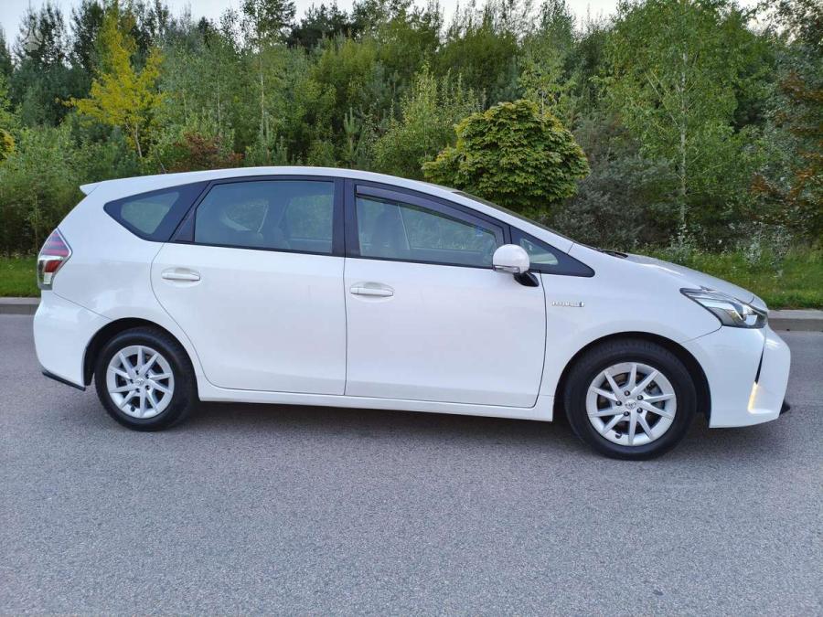 Balts Toyota Prius 2019 Viļņa, ar dzinēja tilpumu 1.80 L un nobraukumu 220 tūkst. km par 12700 €, foto 33 vietnē AUTOMOTO.COM.LV