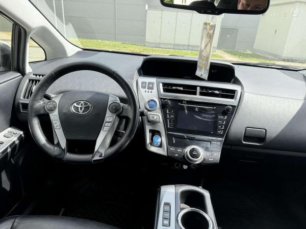 White Toyota Prius 2020 in Vilnius, with an engine capacity of 1.80 L and mileage of 301 thousand km for 13200 €, photo 8 on AUTOMOTO.COM.LV