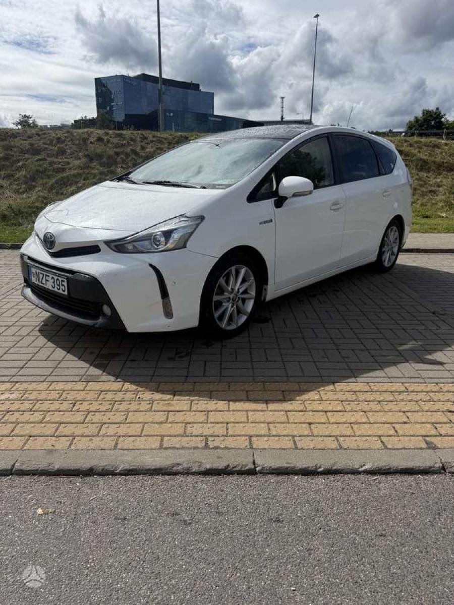 Balts Toyota Prius 2020 Viļņa, ar dzinēja tilpumu 1.80 L un nobraukumu 302 tūkst. km par 12700 €, foto 3 vietnē AUTOMOTO.COM.LV