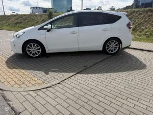 Balts Toyota Prius 2020 Viļņa, ar dzinēja tilpumu 1.80 L un nobraukumu 302 tūkst. km par 12700 €, foto 4 vietnē AUTOMOTO.COM.LV