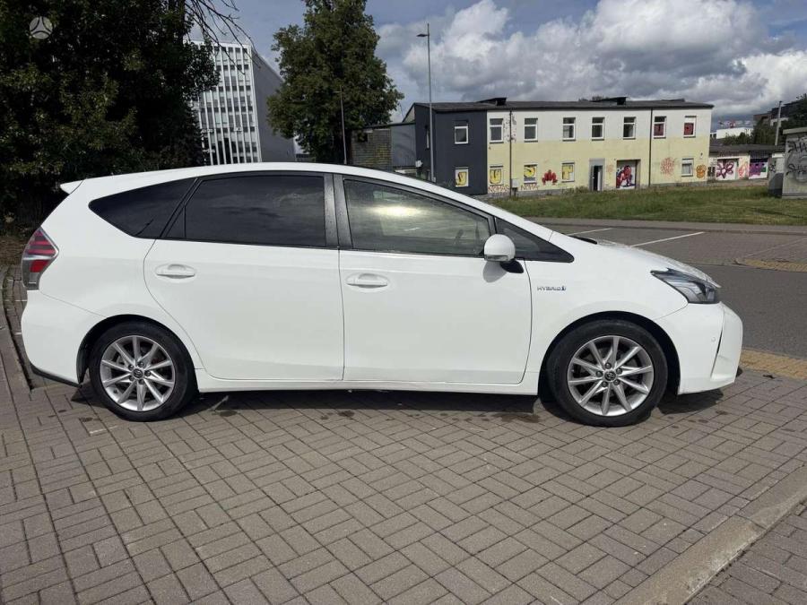 Balts Toyota Prius 2020 Viļņa, ar dzinēja tilpumu 1.80 L un nobraukumu 302 tūkst. km par 12700 €, foto 5 vietnē AUTOMOTO.COM.LV