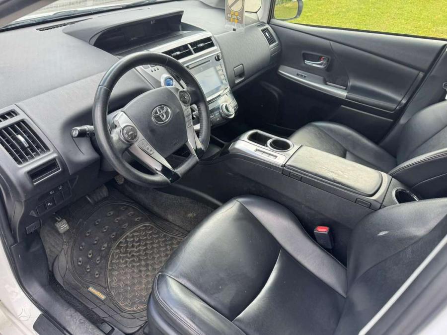 Balts Toyota Prius 2020 Viļņa, ar dzinēja tilpumu 1.80 L un nobraukumu 302 tūkst. km par 12700 €, foto 7 vietnē AUTOMOTO.COM.LV