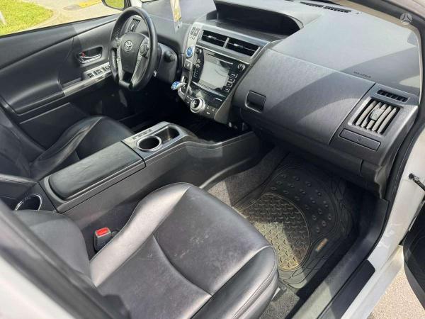 Balts Toyota Prius 2020 Viļņa, ar dzinēja tilpumu 1.80 L un nobraukumu 302 tūkst. km par 12700 €, foto 7 vietnē AUTOMOTO.COM.LV