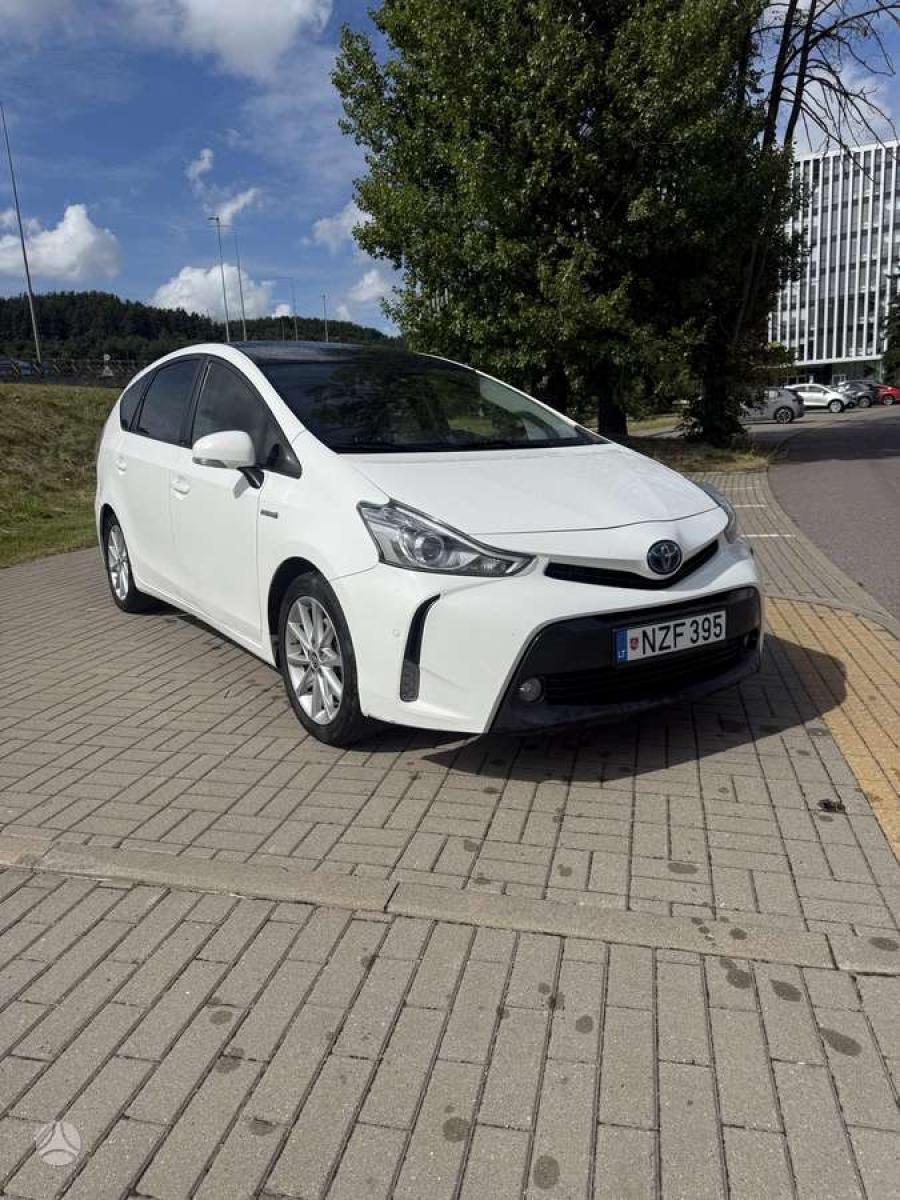 Balts Toyota Prius 2020 Viļņa, ar dzinēja tilpumu 1.80 L un nobraukumu 302 tūkst. km par 12699 €, foto 1 vietnē AUTOMOTO.COM.LV