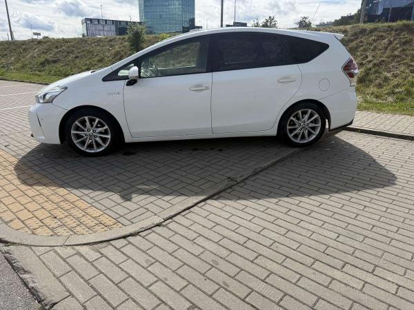 Balts Toyota Prius 2020 Viļņa, ar dzinēja tilpumu 1.80 L un nobraukumu 302 tūkst. km par 12699 €, foto 3 vietnē AUTOMOTO.COM.LV