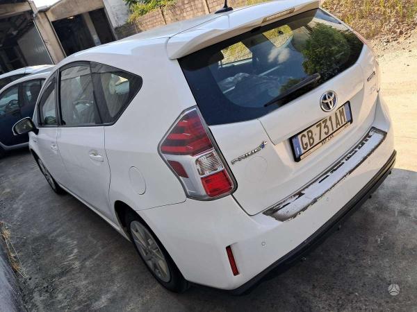 Balts Toyota Prius 2020 Viļņa, ar dzinēja tilpumu 1.80 L un nobraukumu 285 tūkst. km par 11500 €, foto 3 vietnē AUTOMOTO.COM.LV