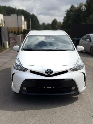 White Toyota Prius 2020 in Vilnius, with an engine capacity of 1.80 L and mileage of 193 thousand km for 12900 €, photo 4 on AUTOMOTO.COM.LV