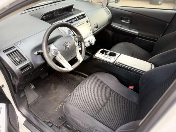 White Toyota Prius 2020 in Vilnius, with an engine capacity of 1.80 L and mileage of 193 thousand km for 12900 €, photo 11 on AUTOMOTO.COM.LV
