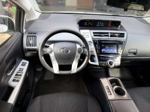 White Toyota Prius 2020 in Vilnius, with an engine capacity of 1.80 L and mileage of 193 thousand km for 12900 €, photo 12 on AUTOMOTO.COM.LV