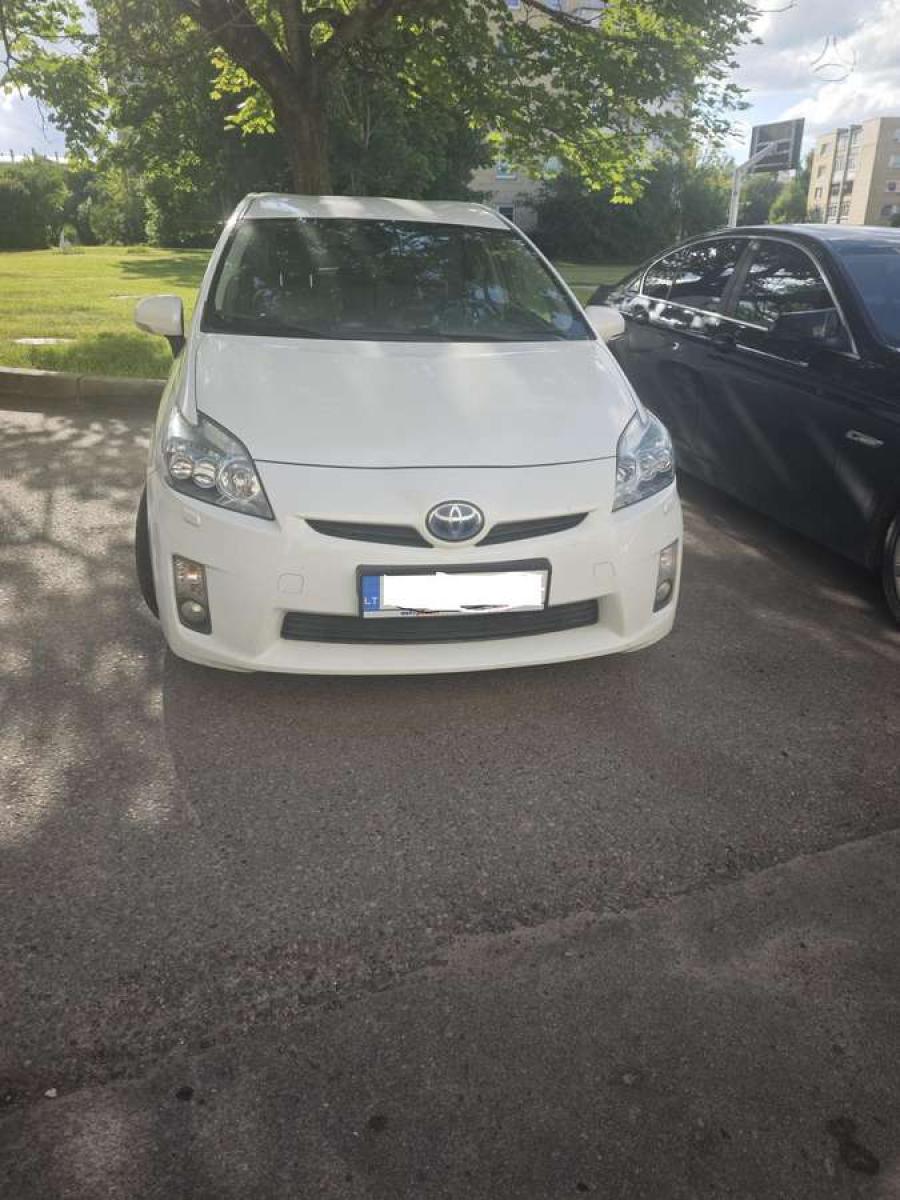 Белый Тойота Приус 2010 в Вильнюс, объемом двигателя 0.00 л и пробегом 330 тыс. км за 6150 €, фото 1 на AUTOMOTO.COM.LV