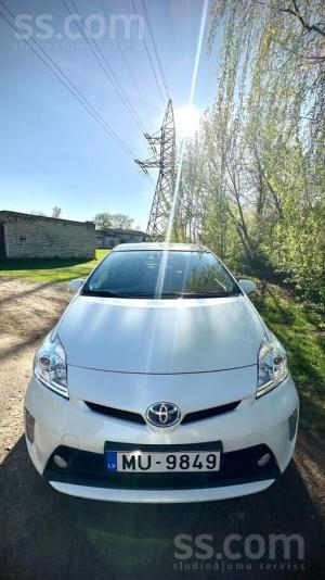 Balts Toyota Prius 2012 Rīga, ar dzinēja tilpumu 1.80 L un nobraukumu 310 tūkst. km par 6250 €, foto 7 vietnē AUTOMOTO.COM.LV