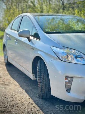 Balts Toyota Prius 2012 Rīga, ar dzinēja tilpumu 1.80 L un nobraukumu 310 tūkst. km par 6250 €, foto 9 vietnē AUTOMOTO.COM.LV