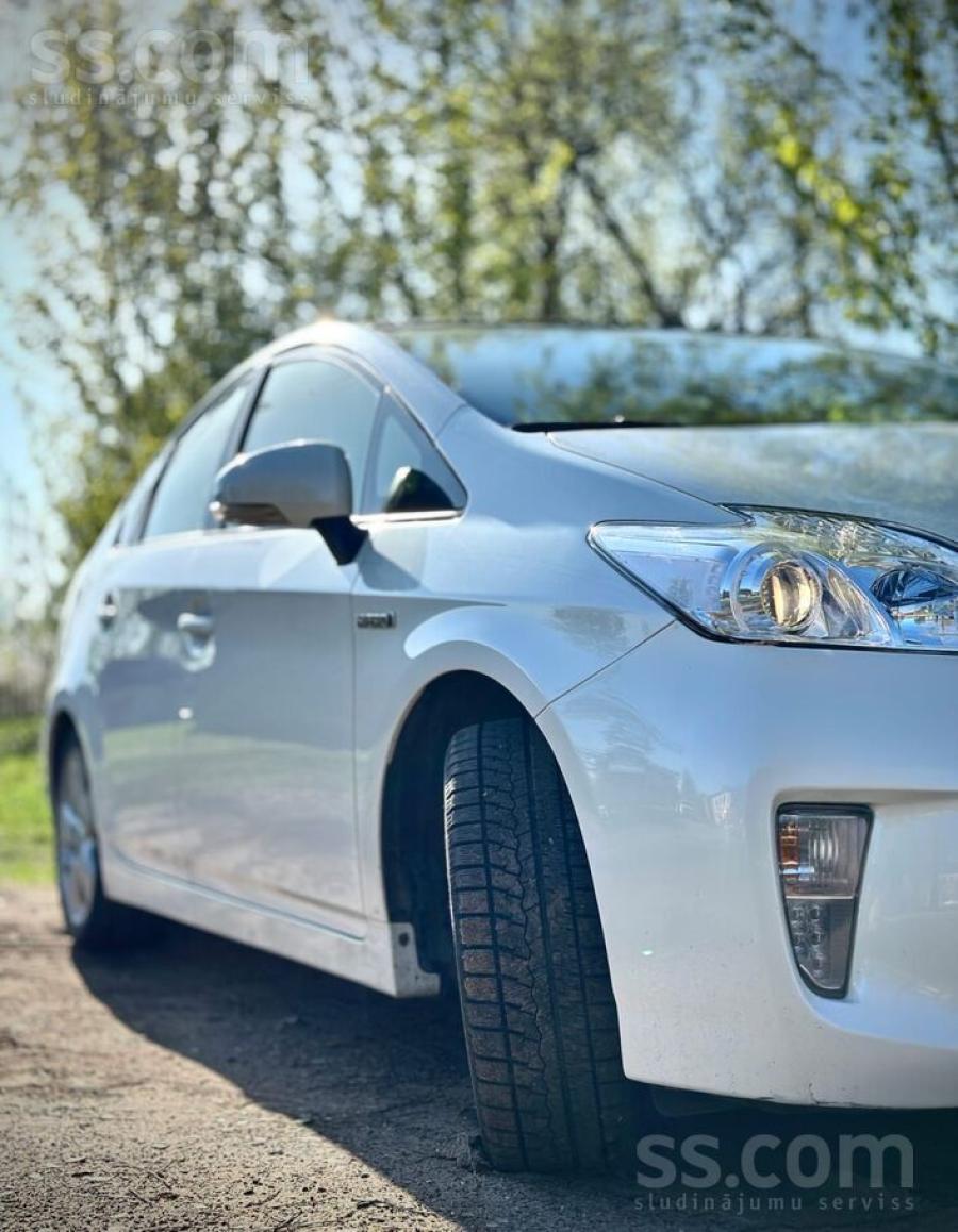 Balts Toyota Prius 2012 Rīga, ar dzinēja tilpumu 1.80 L un nobraukumu 310 tūkst. km par 5950 €, foto 16 vietnē AUTOMOTO.COM.LV
