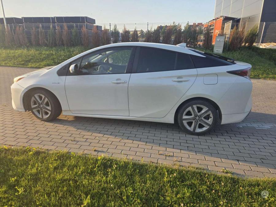 Balts Toyota Prius 2018 Klaipėda, ar dzinēja tilpumu 1.80 L un nobraukumu 242 tūkst. km par 11500 €, foto 4 vietnē AUTOMOTO.COM.LV