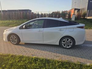 Balts Toyota Prius 2018 Klaipėda, ar dzinēja tilpumu 1.80 L un nobraukumu 242 tūkst. km par 11500 €, foto 5 vietnē AUTOMOTO.COM.LV
