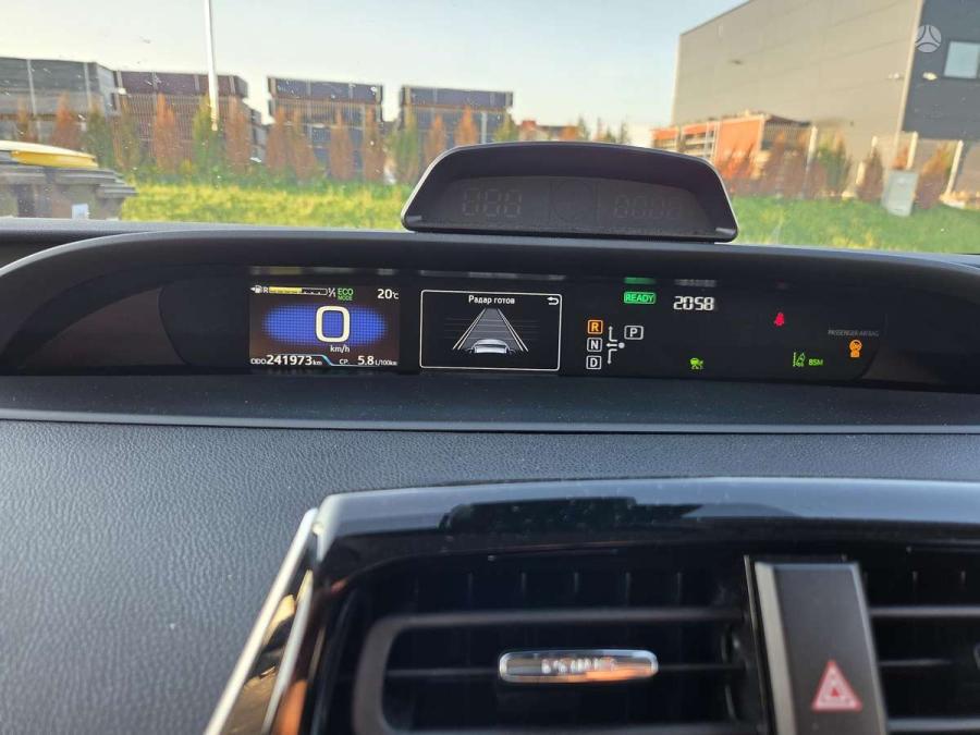 Balts Toyota Prius 2018 Klaipėda, ar dzinēja tilpumu 1.80 L un nobraukumu 242 tūkst. km par 11500 €, foto 14 vietnē AUTOMOTO.COM.LV