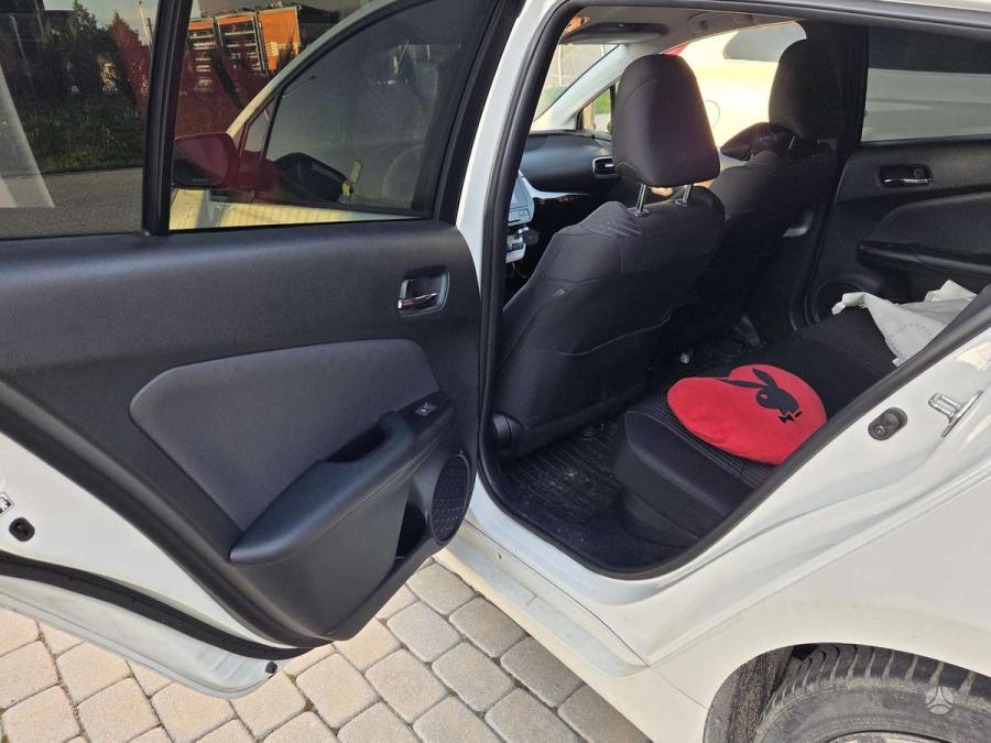 Balts Toyota Prius 2018 Klaipėda, ar dzinēja tilpumu 1.80 L un nobraukumu 242 tūkst. km par 11500 €, foto 16 vietnē AUTOMOTO.COM.LV