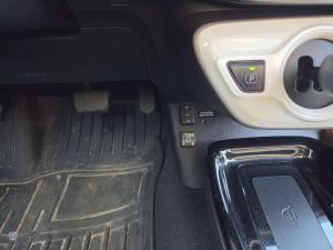 Balts Toyota Prius 2018 Klaipėda, ar dzinēja tilpumu 1.80 L un nobraukumu 242 tūkst. km par 11500 €, foto 20 vietnē AUTOMOTO.COM.LV