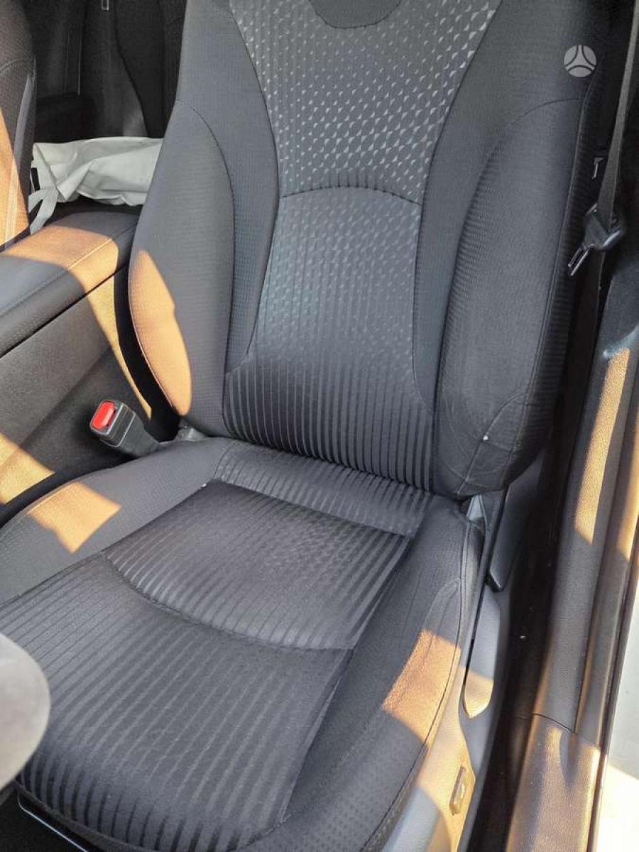 Balts Toyota Prius 2018 Klaipėda, ar dzinēja tilpumu 1.80 L un nobraukumu 242 tūkst. km par 11500 €, foto 24 vietnē AUTOMOTO.COM.LV