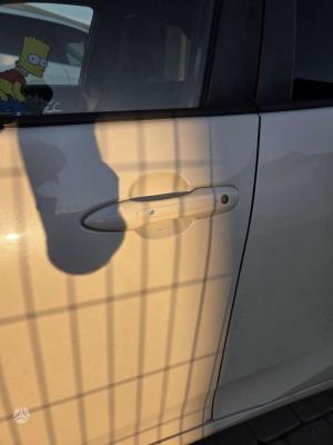 Balts Toyota Prius 2018 Klaipėda, ar dzinēja tilpumu 1.80 L un nobraukumu 242 tūkst. km par 11500 €, foto 26 vietnē AUTOMOTO.COM.LV