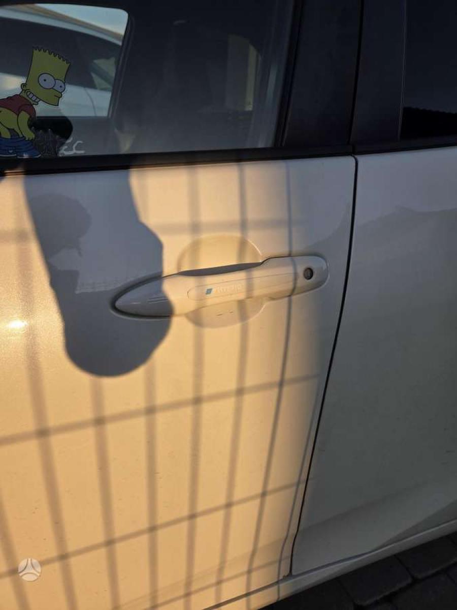 Balts Toyota Prius 2018 Klaipėda, ar dzinēja tilpumu 1.80 L un nobraukumu 242 tūkst. km par 11500 €, foto 26 vietnē AUTOMOTO.COM.LV