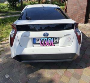 White Toyota Prius 2019 in Vilnius, with an engine capacity of 1.80 L and mileage of 192 thousand km for 11500 €, photo 3 on AUTOMOTO.COM.LV