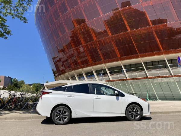 Balts Toyota Prius 2021 Liepāja, ar dzinēja tilpumu 1.80 L un nobraukumu 82 tūkst. km par 22000 €, foto 7 vietnē AUTOMOTO.COM.LV