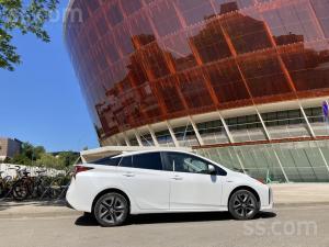 Balts Toyota Prius 2021 Liepāja, ar dzinēja tilpumu 1.80 L un nobraukumu 82 tūkst. km par 22000 €, foto 8 vietnē AUTOMOTO.COM.LV