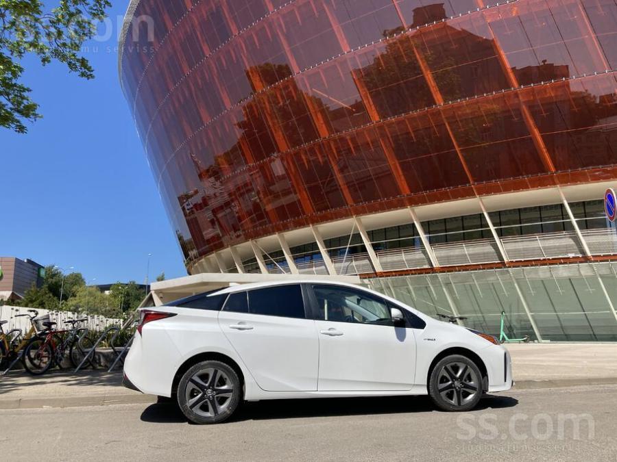 Balts Toyota Prius 2021 Liepāja, ar dzinēja tilpumu 1.80 L un nobraukumu 82 tūkst. km par 22000 €, foto 8 vietnē AUTOMOTO.COM.LV