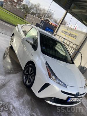 Balts Toyota Prius 2021 Liepāja, ar dzinēja tilpumu 1.80 L un nobraukumu 82 tūkst. km par 22000 €, foto 9 vietnē AUTOMOTO.COM.LV
