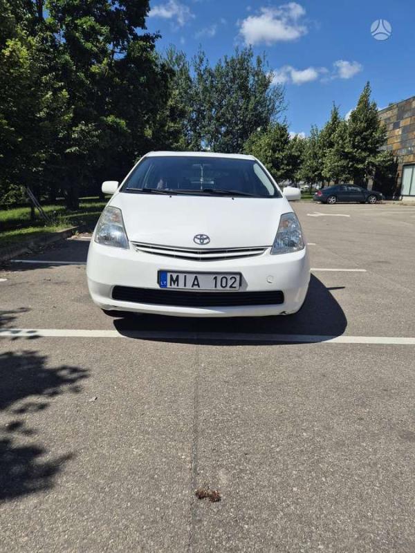 Balts Toyota Prius 2022 Kauņa, ar dzinēja tilpumu 1.50 L un nobraukumu 300 tūkst. km par 2700 €, foto 1 vietnē AUTOMOTO.COM.LV