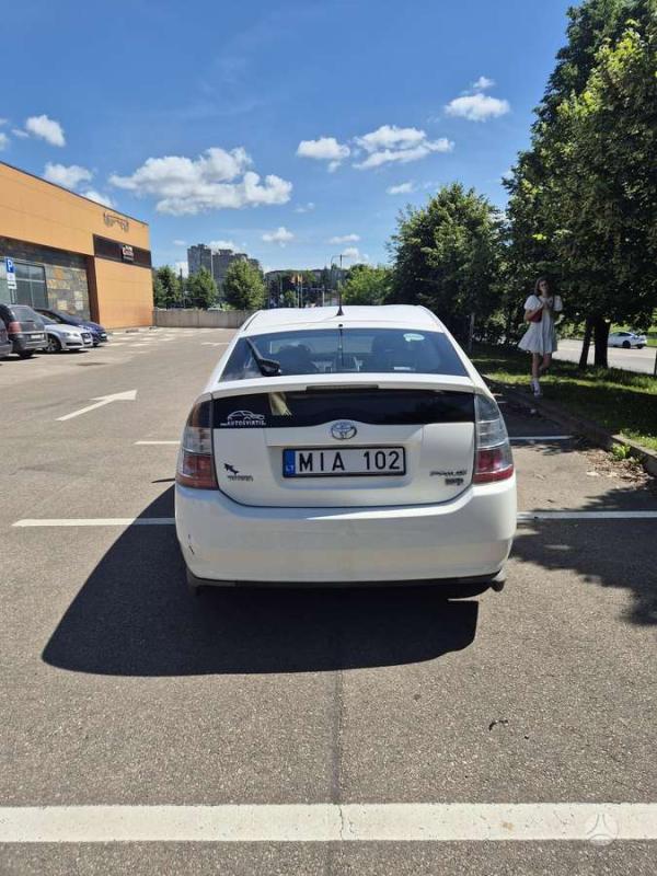 Balts Toyota Prius 2022 Kauņa, ar dzinēja tilpumu 1.50 L un nobraukumu 300 tūkst. km par 2700 €, foto 3 vietnē AUTOMOTO.COM.LV