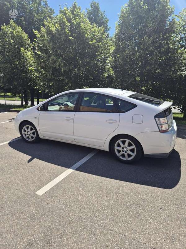 Balts Toyota Prius 2022 Kauņa, ar dzinēja tilpumu 1.50 L un nobraukumu 300 tūkst. km par 2700 €, foto 4 vietnē AUTOMOTO.COM.LV