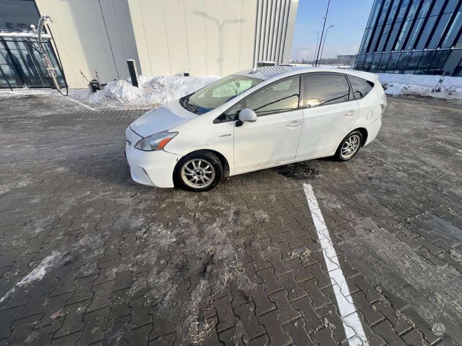 Balts Toyota Prius 2012 Viļņa, ar dzinēja tilpumu 0.00 L un nobraukumu 280 tūkst. km par 5800 €, foto 1 vietnē AUTOMOTO.COM.LV