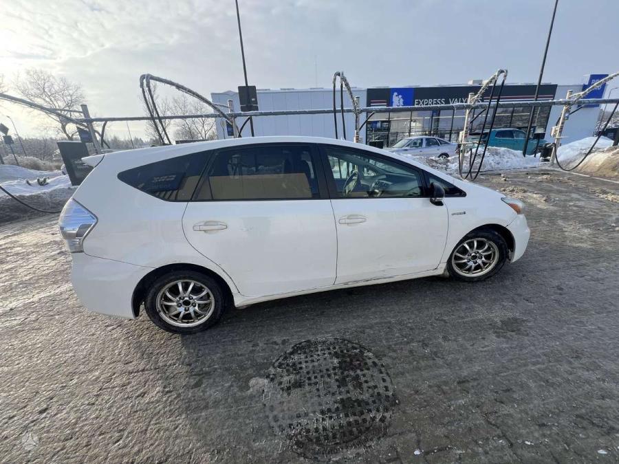 Balts Toyota Prius 2012 Viļņa, ar dzinēja tilpumu 0.00 L un nobraukumu 280 tūkst. km par 5800 €, foto 5 vietnē AUTOMOTO.COM.LV