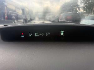 Белый Тойота Приус 2012 в Клайпеда, объемом двигателя 1.80 л и пробегом 250 тыс. км за 6950 €, фото 11 на AUTOMOTO.COM.LV
