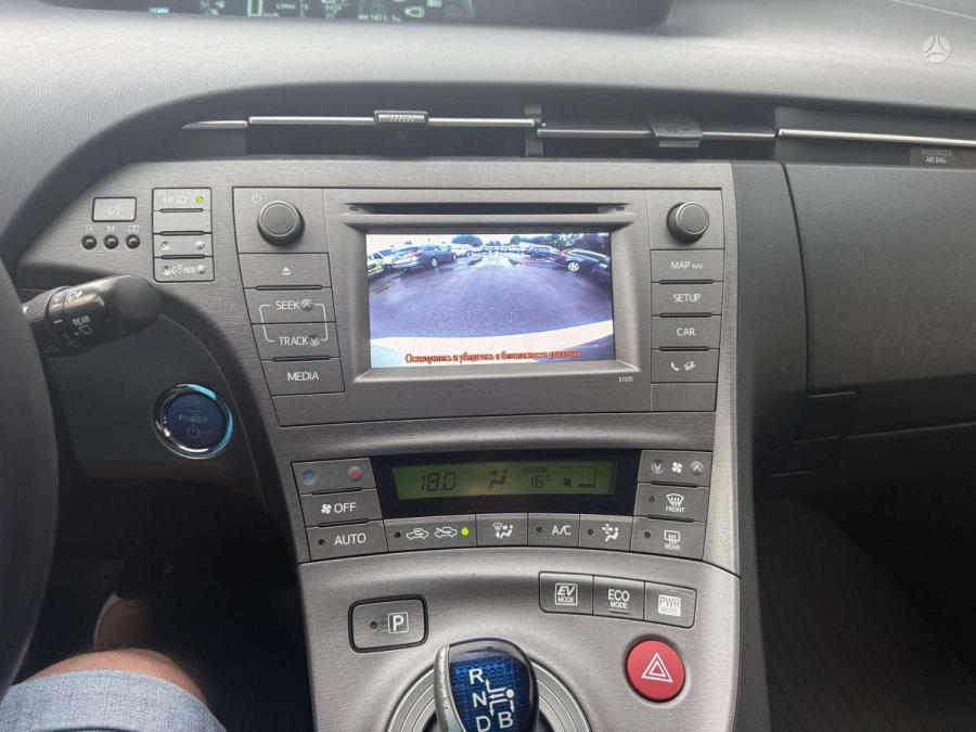 Белый Тойота Приус 2012 в Клайпеда, объемом двигателя 1.80 л и пробегом 250 тыс. км за 6950 €, фото 12 на AUTOMOTO.COM.LV