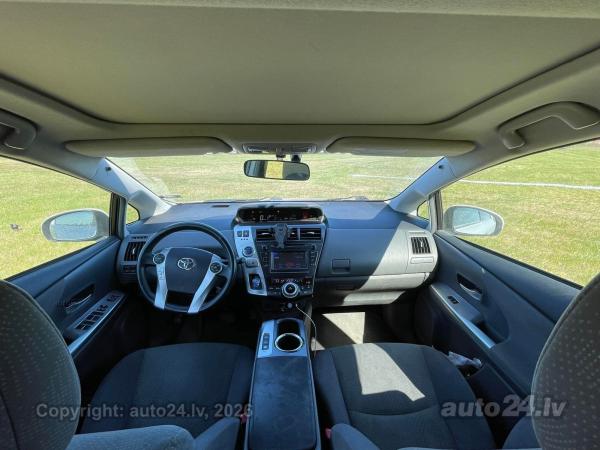 Toyota Prius 2013 Tallina vietnÄ Balts Toyota Prius 2013 Tallina, ar dzinÄja tilpumu 1.80 L un nobraukumu 260 tÅ«kst. km par 10500 ā¬, foto 3 vietnÄ AUTOMOTO.COM.LV