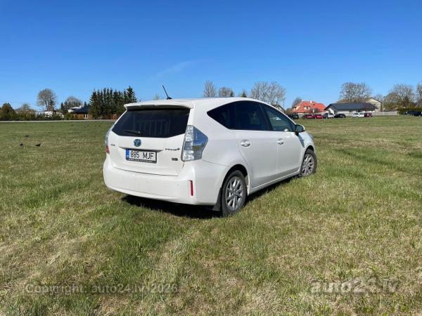 Toyota Prius 2013 Tallina vietnÄ Balts Toyota Prius 2013 Tallina, ar dzinÄja tilpumu 1.80 L un nobraukumu 260 tÅ«kst. km par 10500 ā¬, foto 4 vietnÄ AUTOMOTO.COM.LV