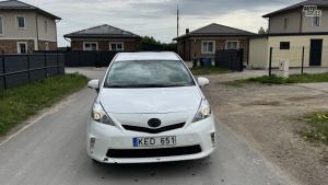 White Toyota Prius 2014 in Vilnius, with an engine capacity of 1.80 L and mileage of 400 thousand km for 6950 €, photo 6 on AUTOMOTO.COM.LV