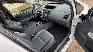 White Toyota Prius 2014 in Vilnius, with an engine capacity of 1.80 L and mileage of 400 thousand km for 6950 €, photo 12 on AUTOMOTO.COM.LV
